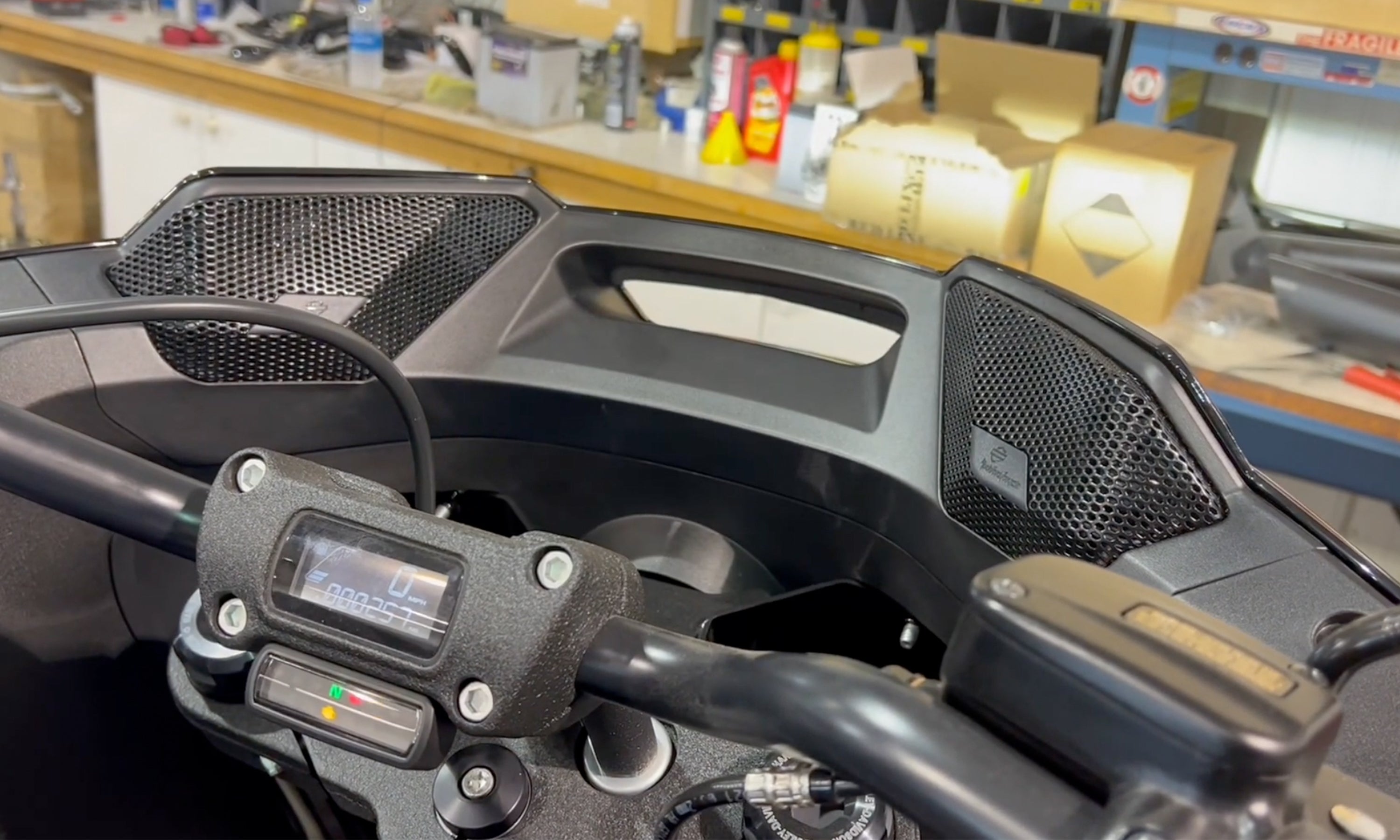 HARLEY-DAVIDSON AUDIO POWERED BY ROCKFORD FOSGATE INNER FAIRING AUDIO ...